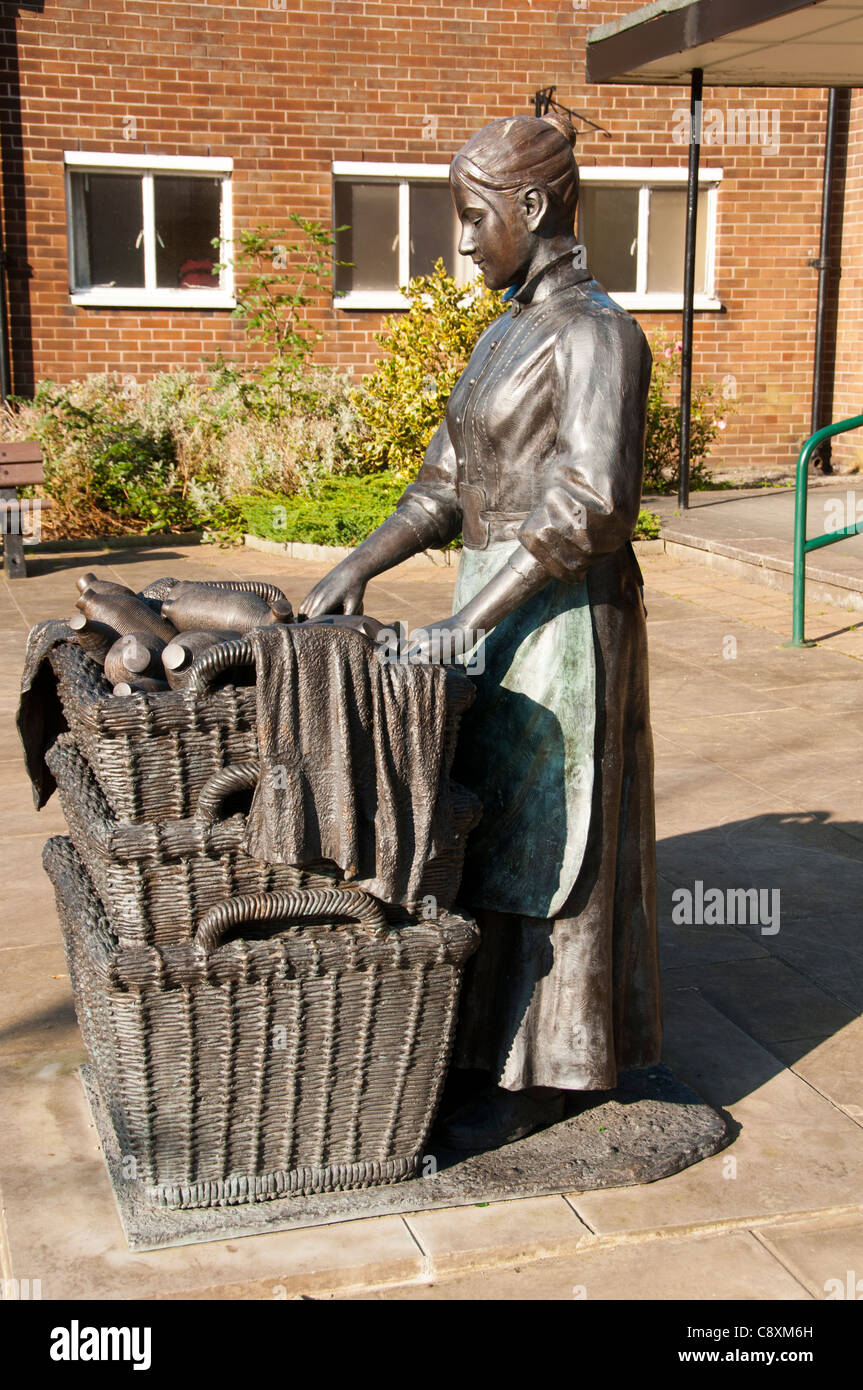 Mill girl hi-res stock photography and images - Alamy