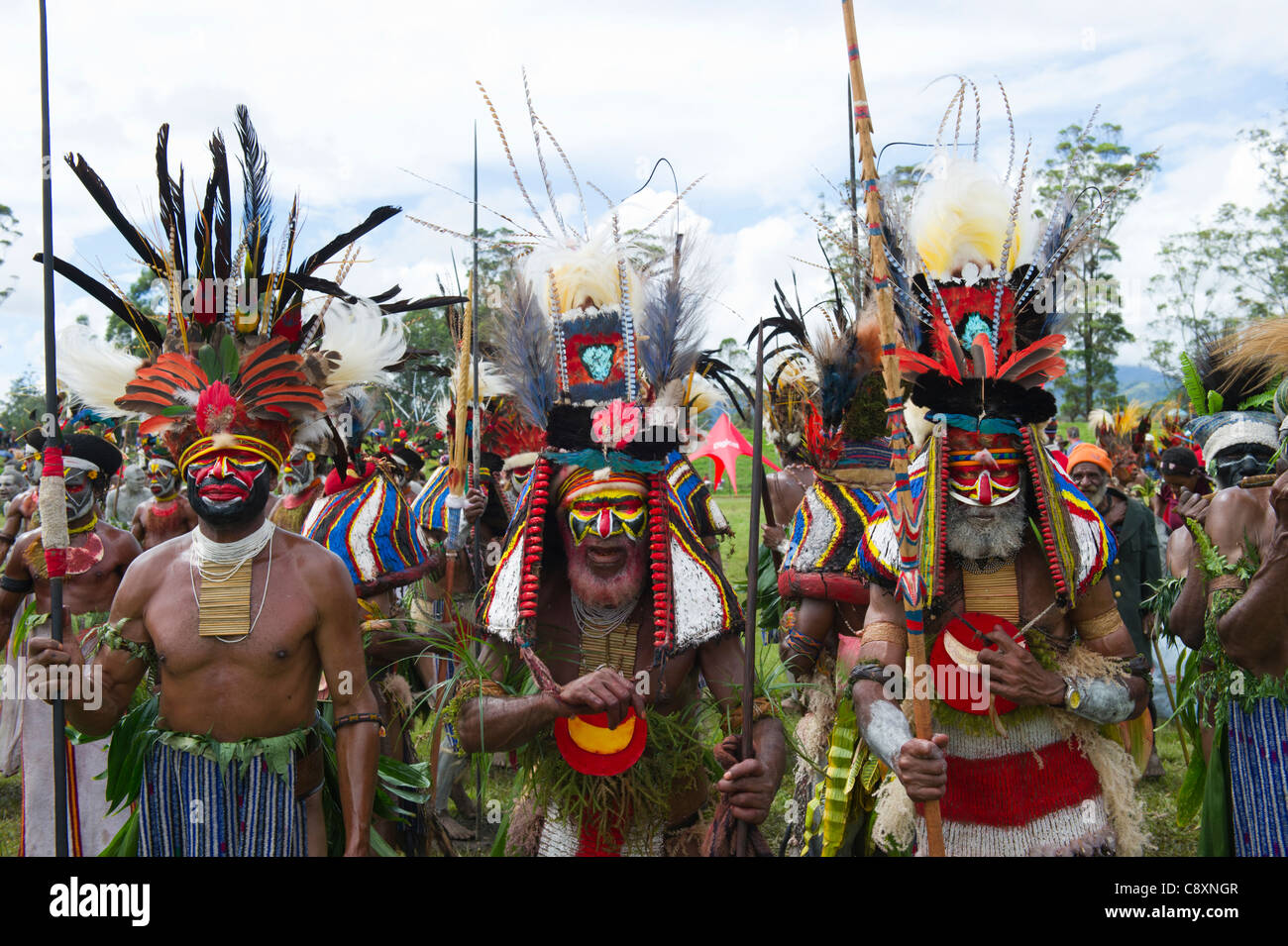 Men of Mendi from the Southern Highlands at Hagen Show Western ...