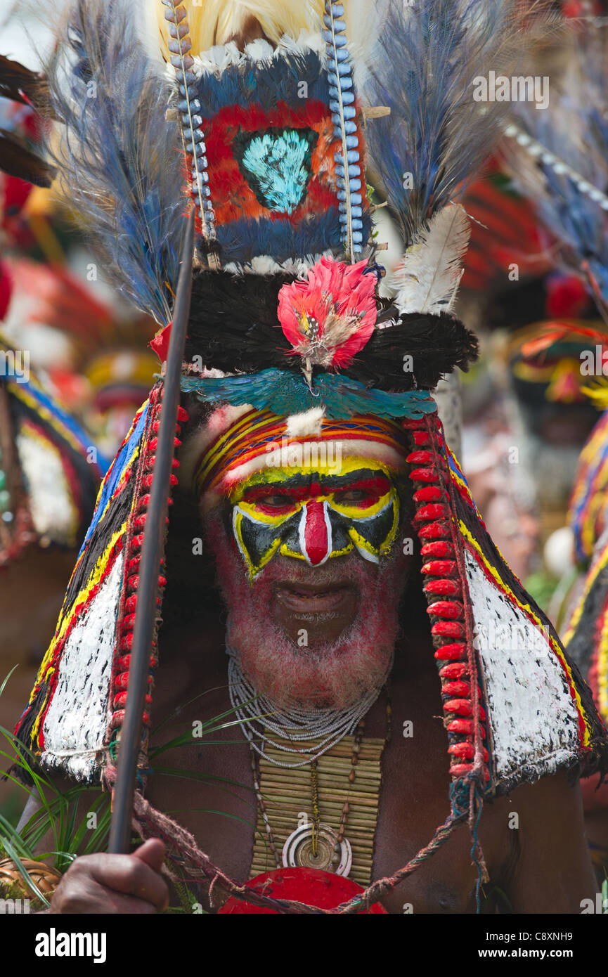 Men of Mendi from the Southern Highlands at Hagen Show Western ...