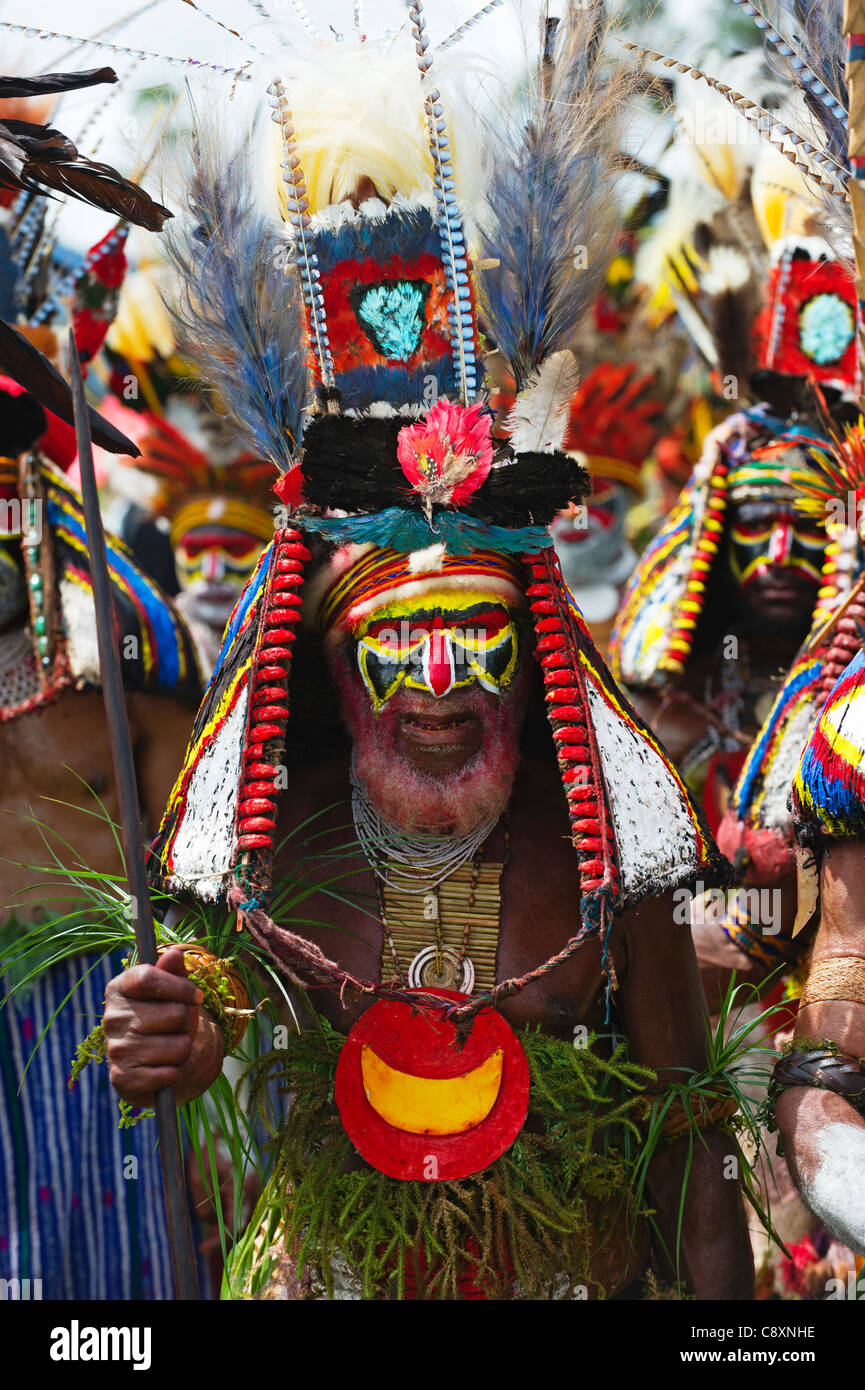Men of Mendi from the Southern Highlands at Hagen Show Western ...