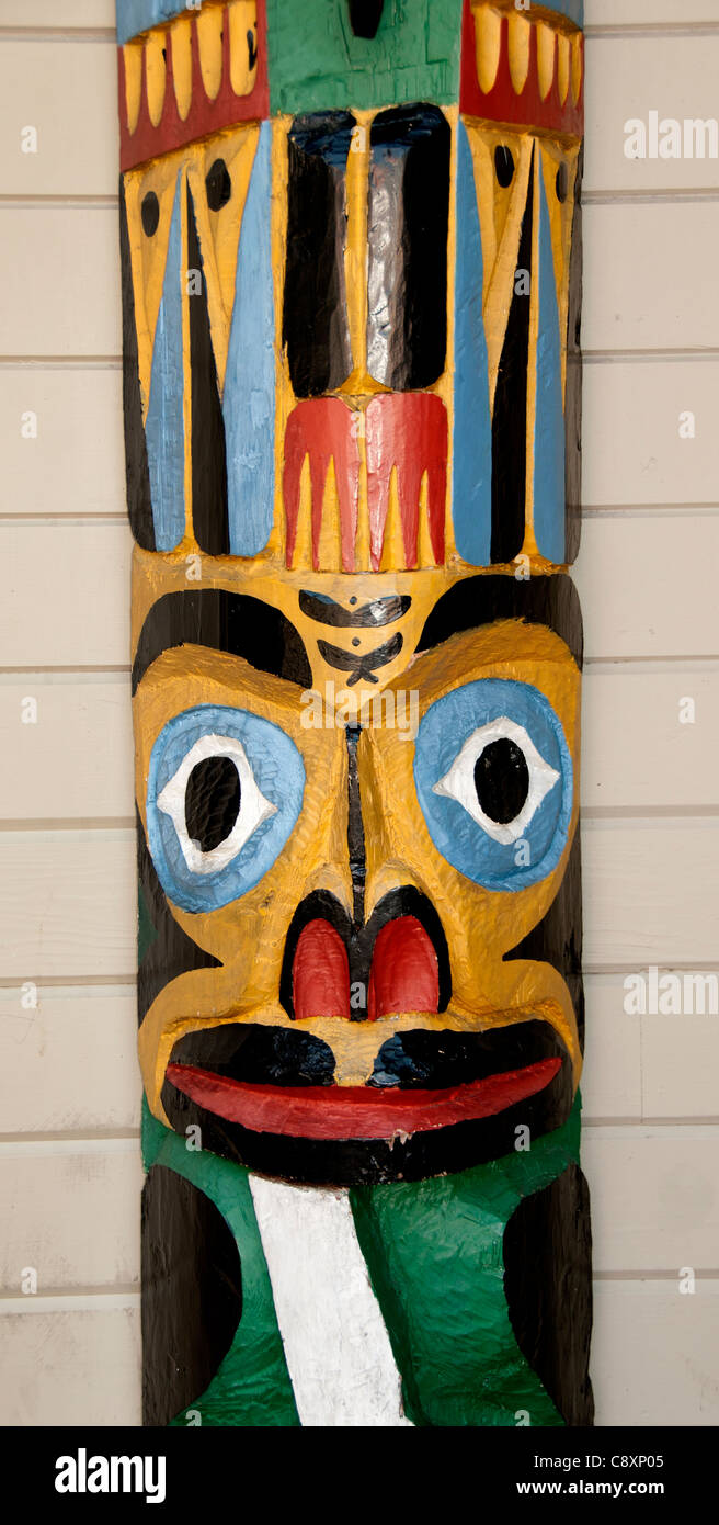 Totem pole art hi-res stock photography and images - Alamy
