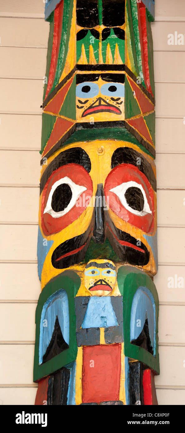 Totem pole art hi-res stock photography and images - Alamy