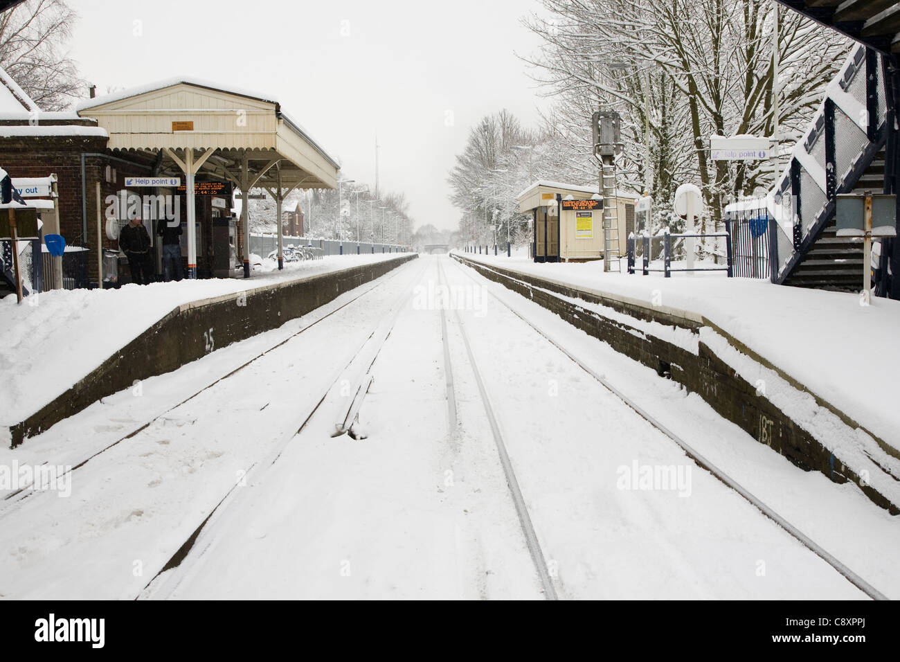 Snow on the railway hi-res stock photography and images - Alamy