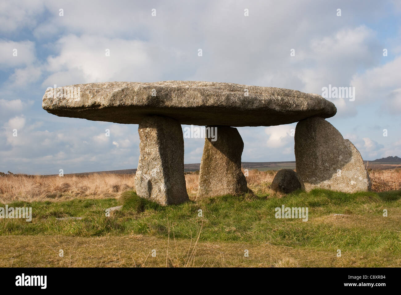 Lanyon Quoit ancient monument in Cornwall Stock Photo - Alamy