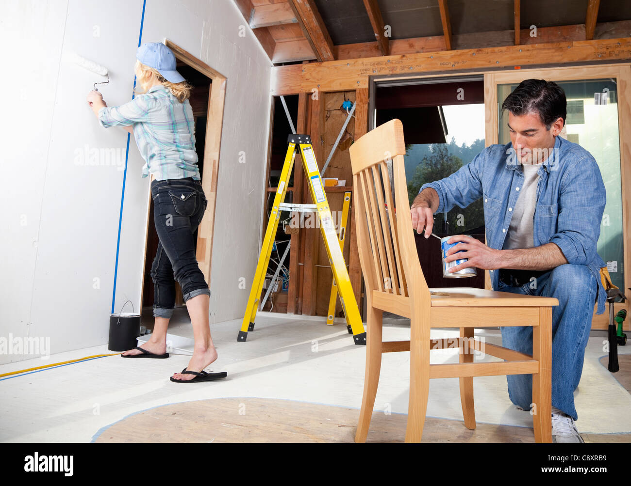 Couple doing diy hi-res stock photography and images - Alamy