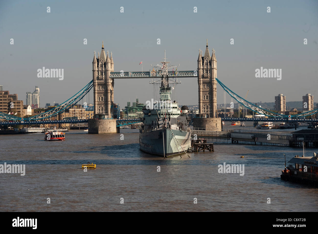 Hms belfast in front hi-res stock photography and images - Alamy