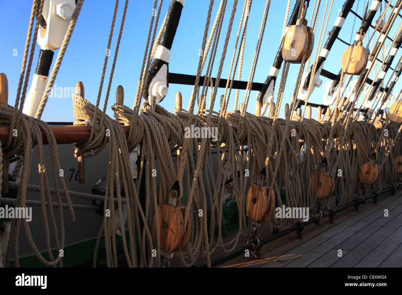 Old Ship tackles on the frigate Stock Photo - Alamy
