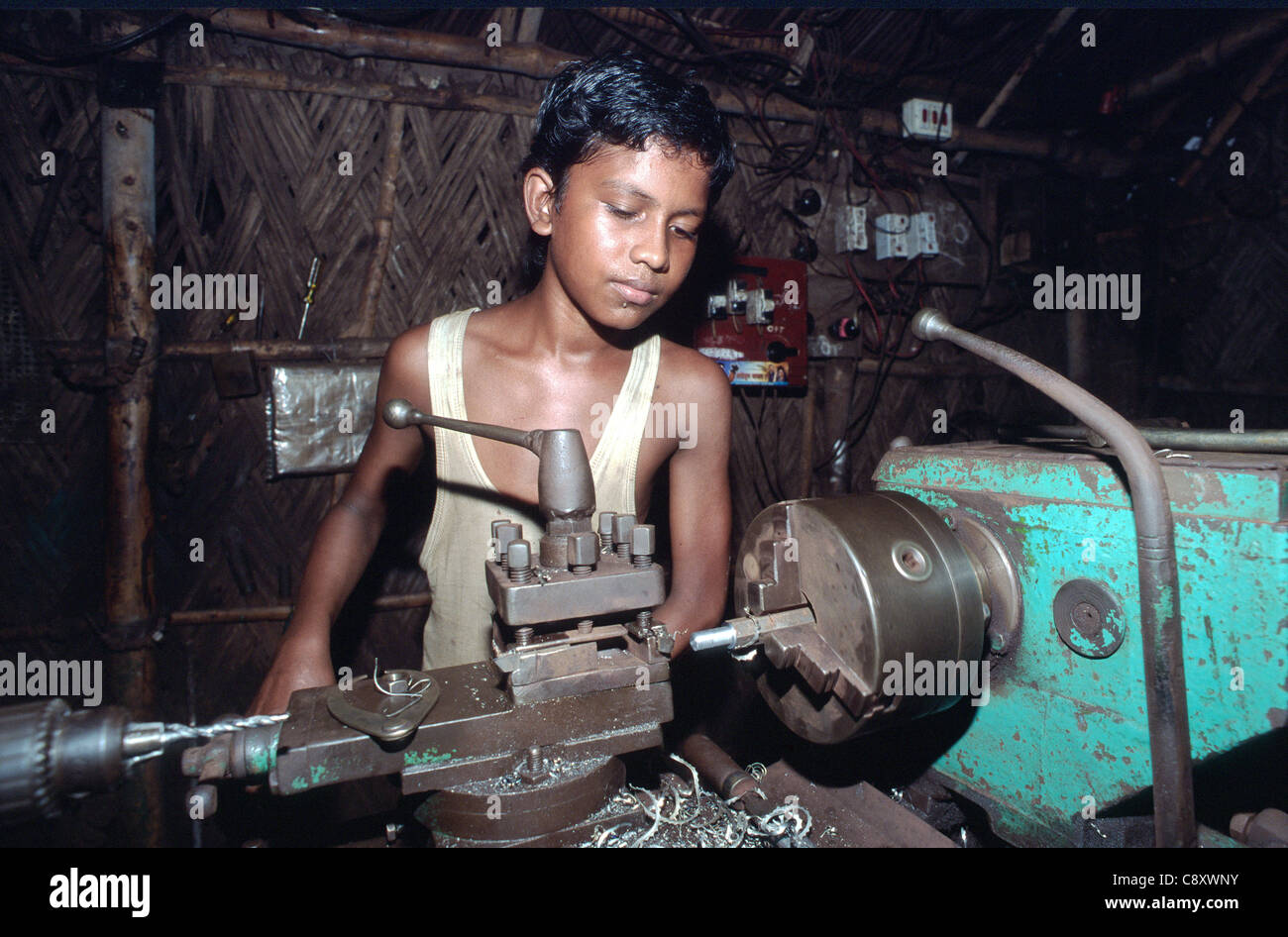 Child labour factory hi-res stock photography and images - Alamy