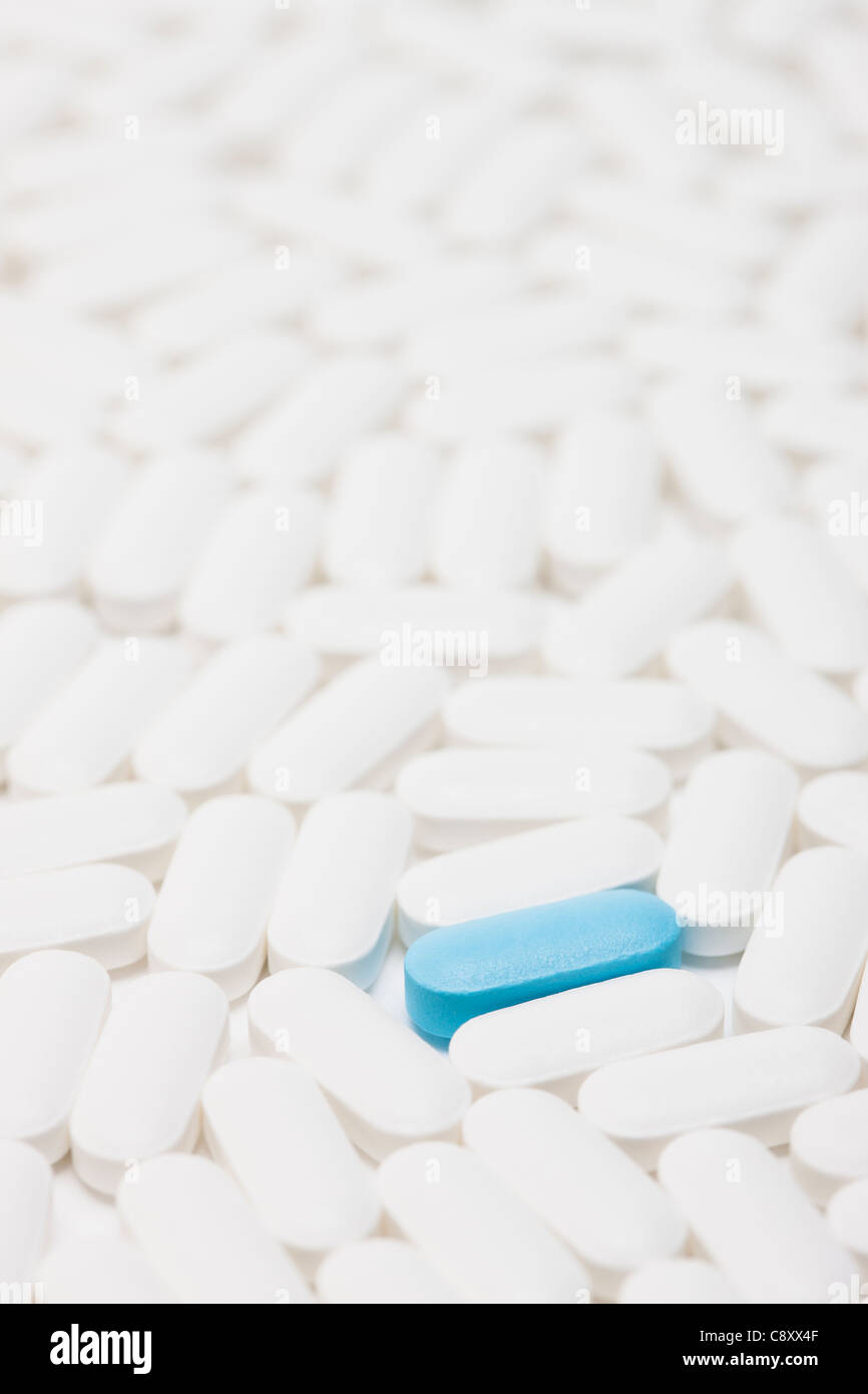 Blue pill hi-res stock photography and images - Alamy