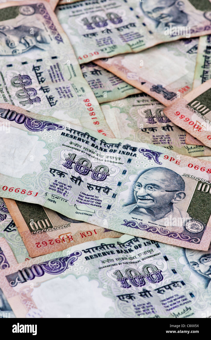 100 rupee note hi-res stock photography and images - Alamy