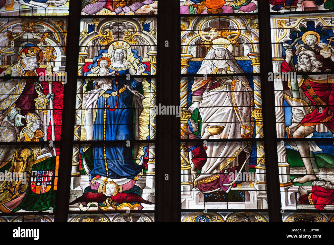 Stained glass window cologne hi-res stock photography and images - Alamy