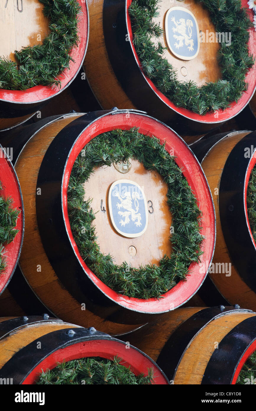 Beer barrel beer barrels hi-res stock photography and images - Alamy