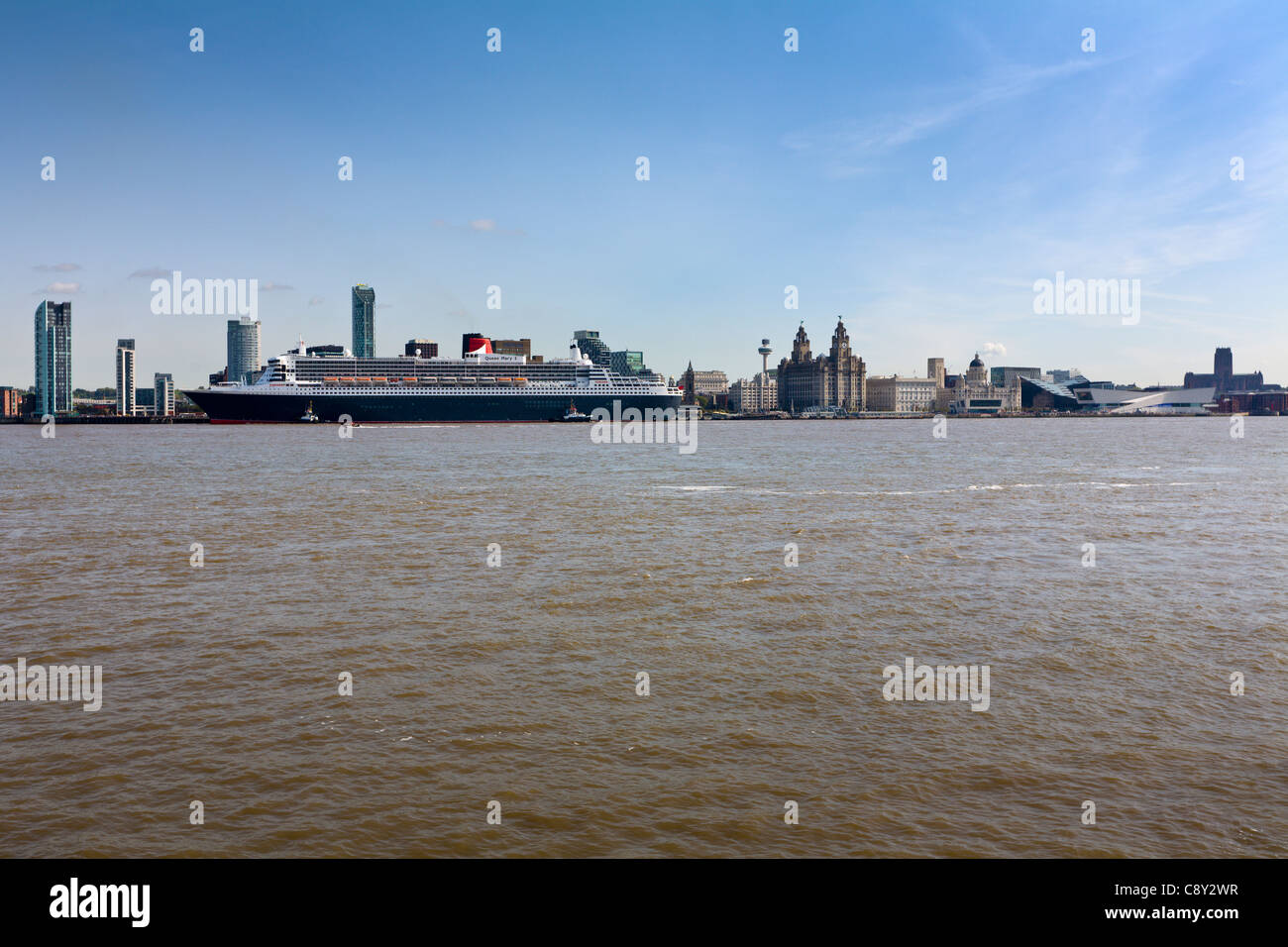 Queen Mary 2 moored, Liverpool Stock Photo - Alamy