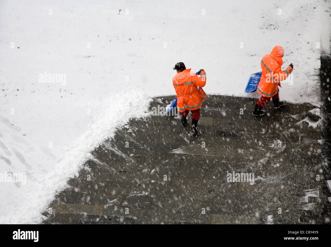 Square lashing hi-res stock photography and images - Alamy