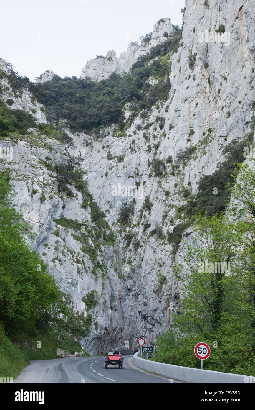 France, Languedoc-Roussillon, Aude, Pyrenees, Quillan, Gorges de St ...