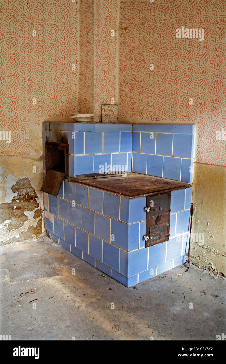 Old cooker hi-res stock photography and images - Alamy