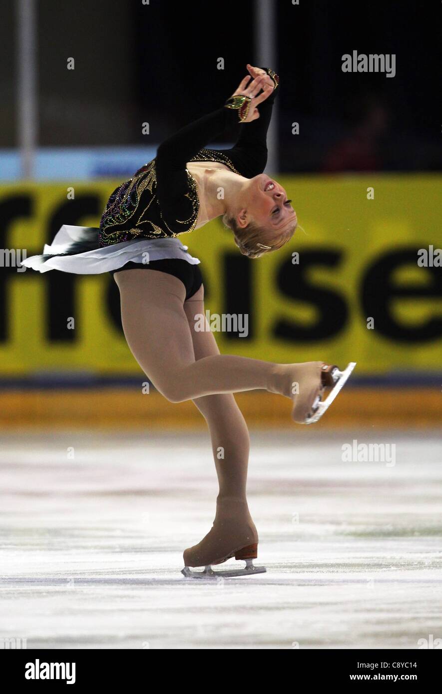 Figure skating women hi-res stock photography and images - Alamy