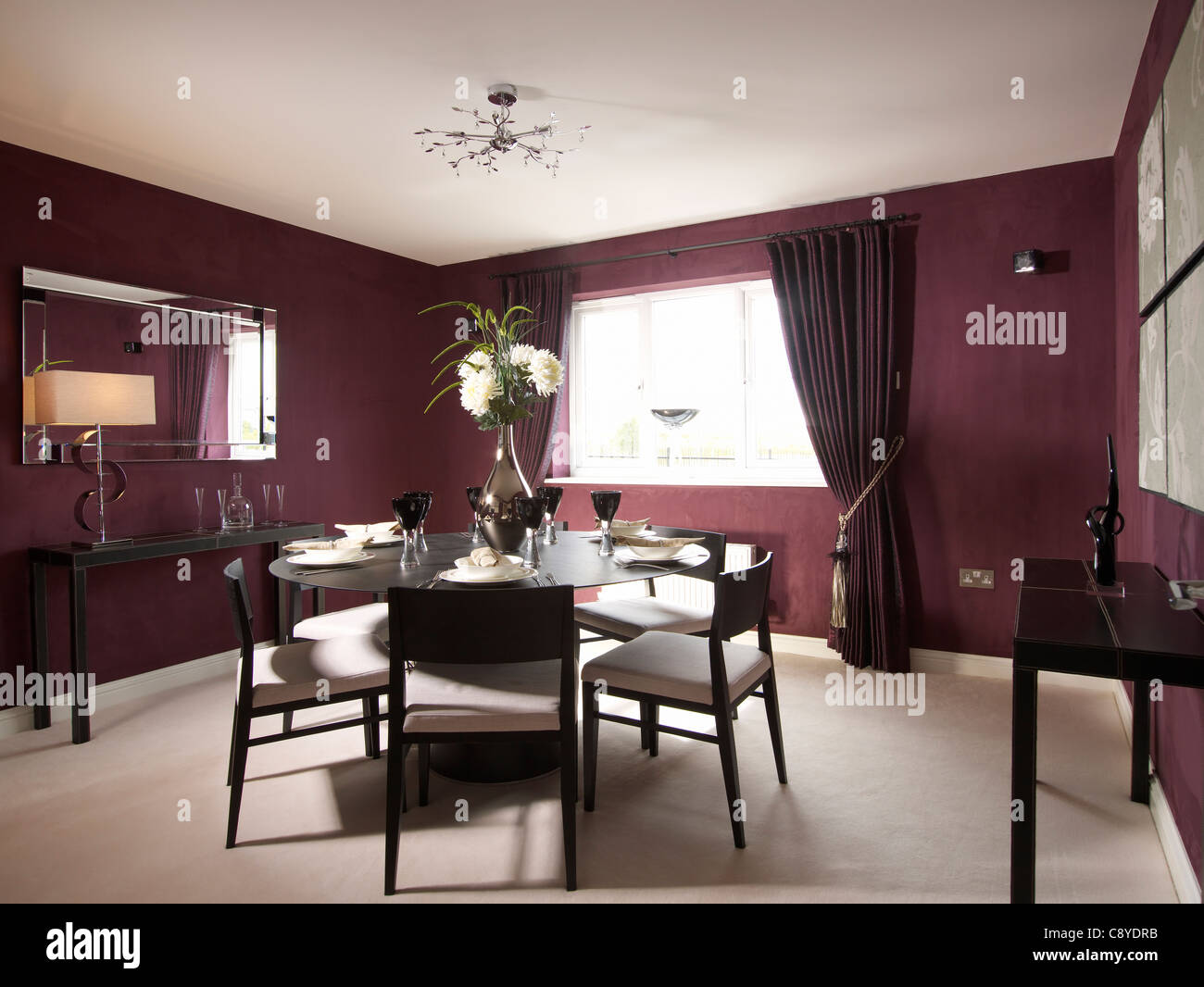 Dining and accommodation hi-res stock photography and images - Alamy