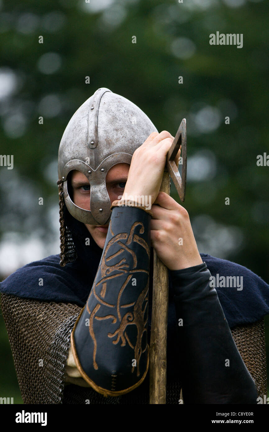 Men dressed as vikings hi-res stock photography and images - Alamy