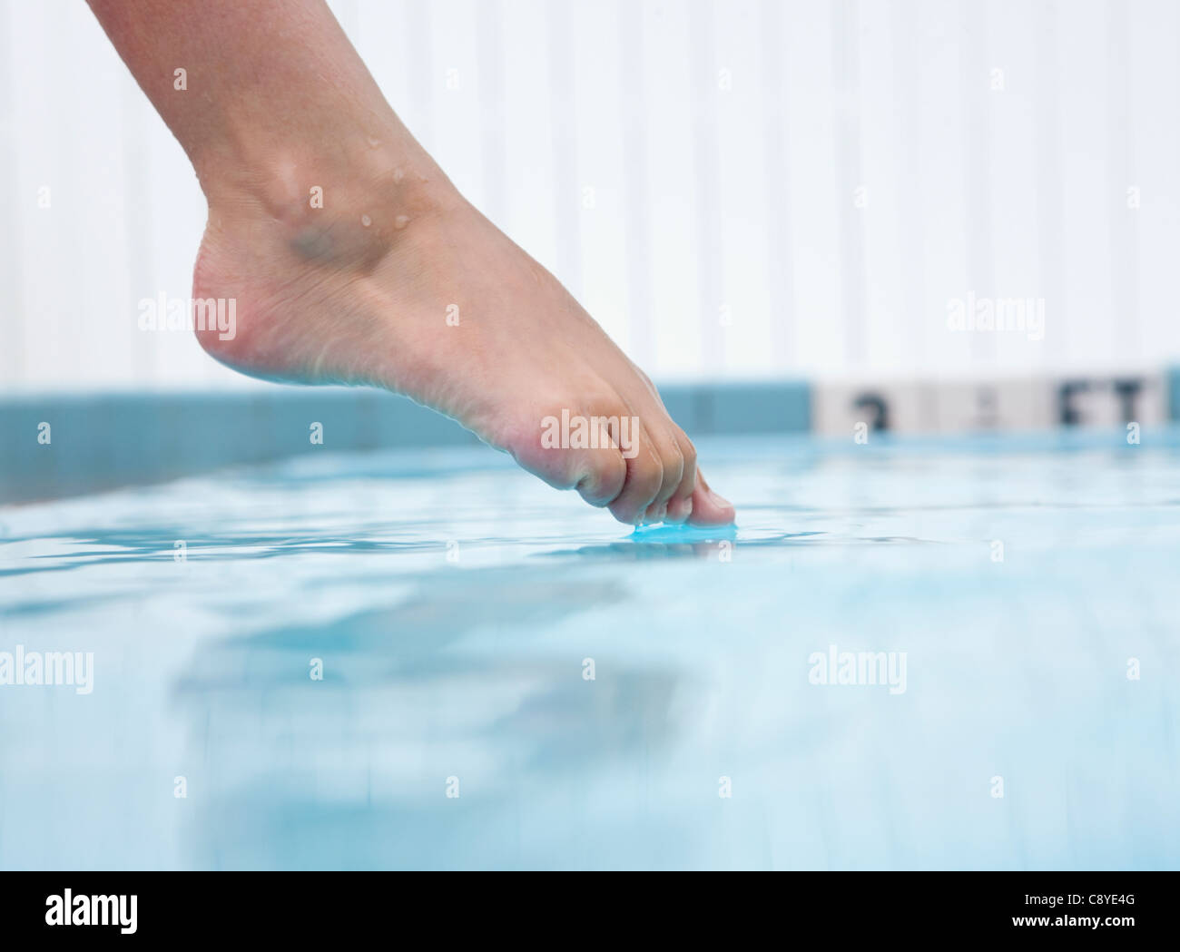 Foot pool hi-res stock photography and images - Alamy