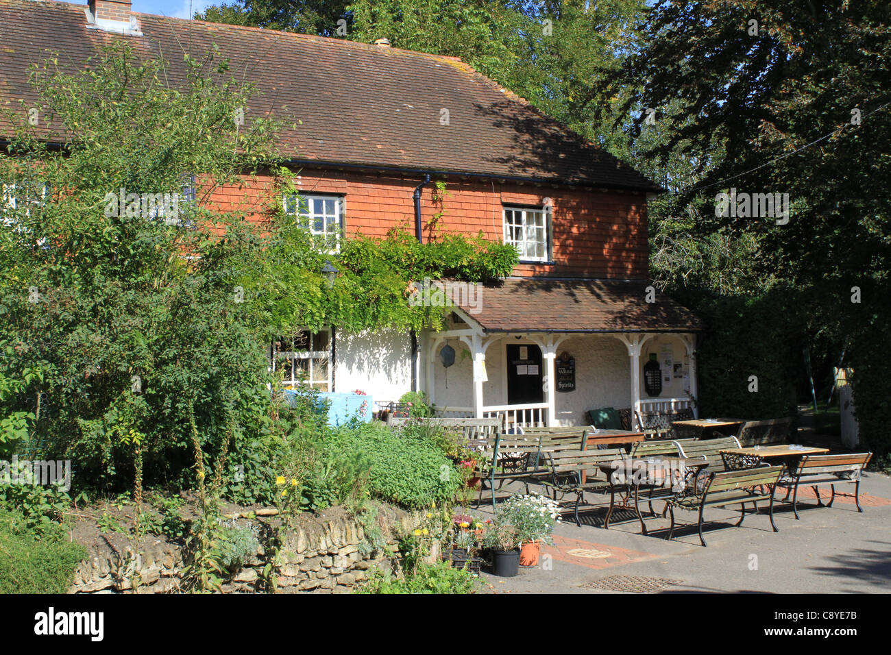 Petersfield pub hi-res stock photography and images - Alamy