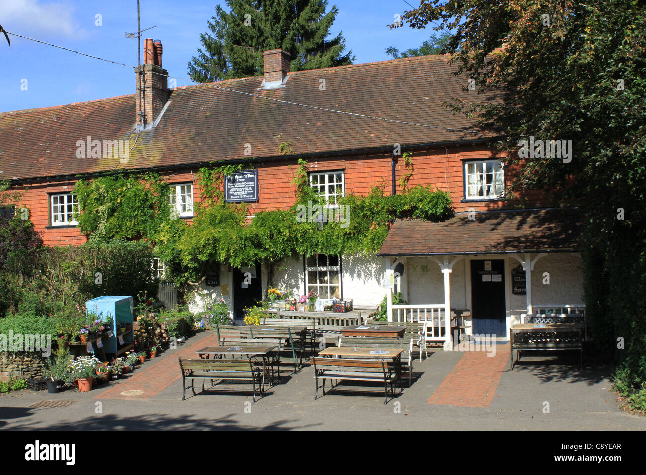 Petersfield pub hi-res stock photography and images - Alamy