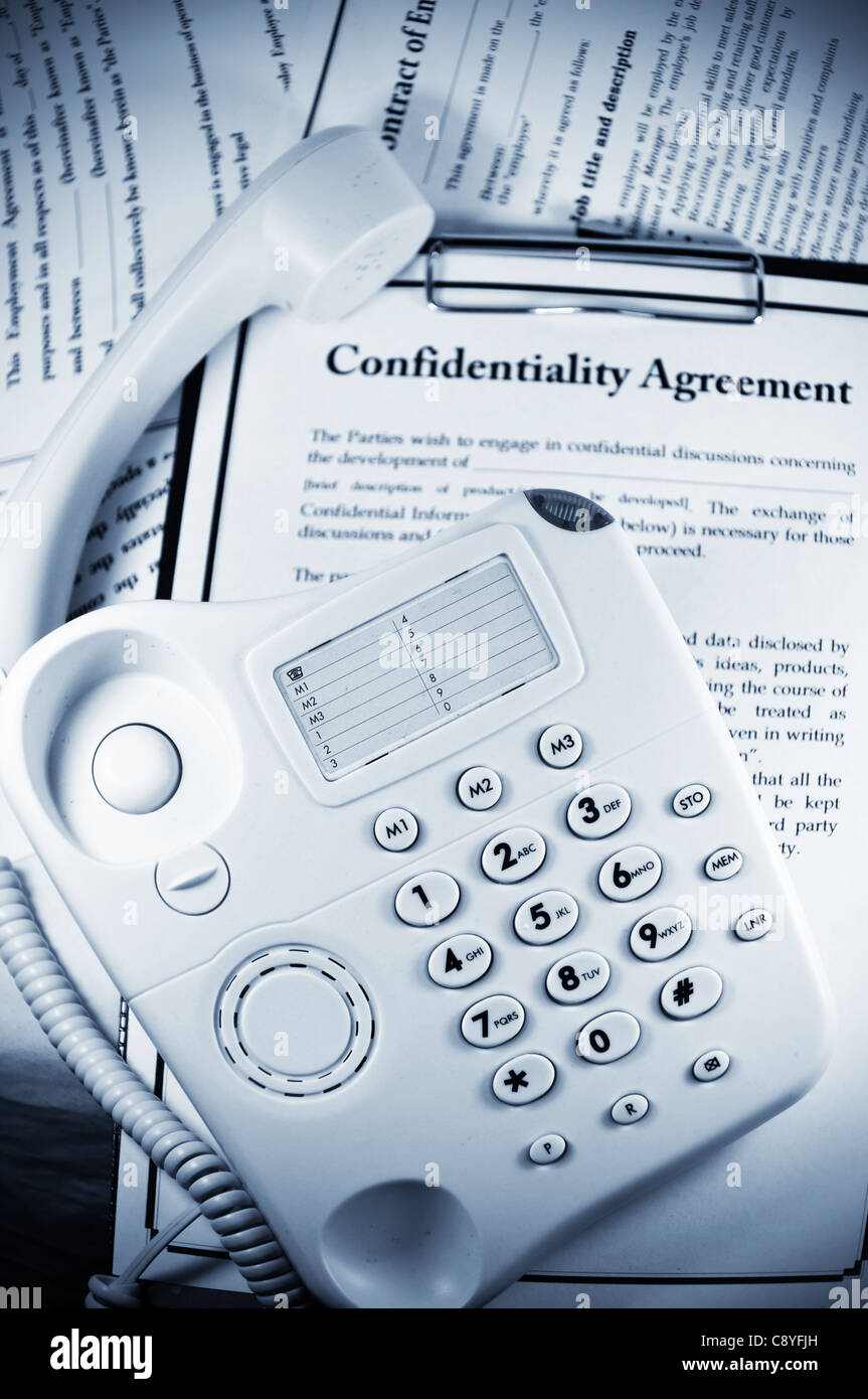 Confidential disclosure agreement hi-res stock photography and images ...