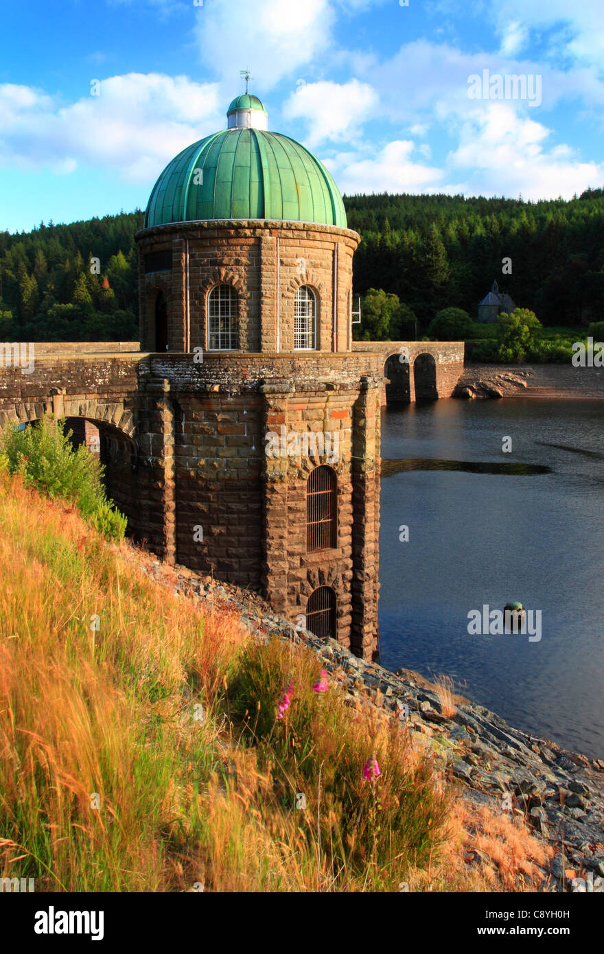 Elan valley viaduct hi-res stock photography and images - Alamy