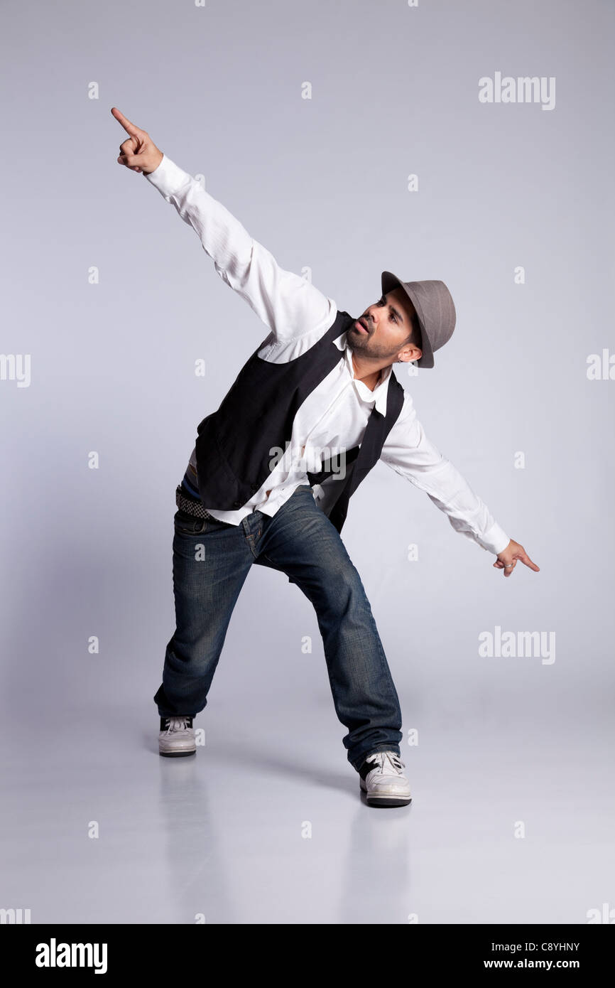 Hip hop dancer showing movements hi-res stock photography and images ...