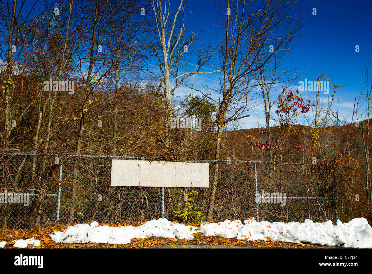 Dead end sign hi-res stock photography and images - Alamy