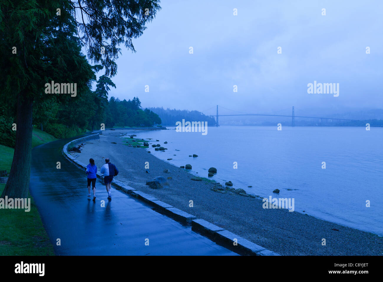 Stanley park and vancouver and joggers hi-res stock photography and ...