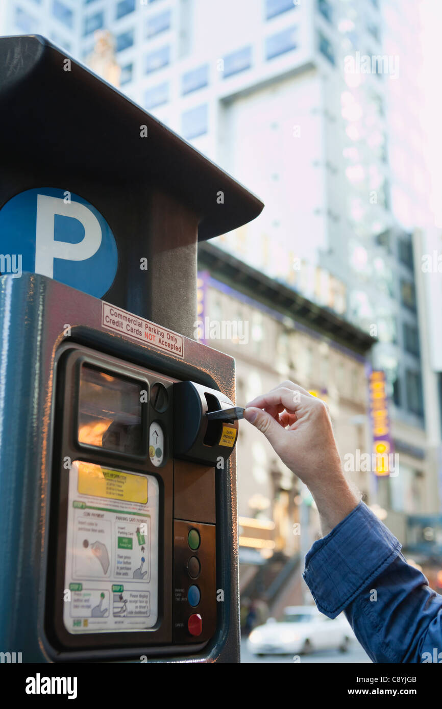 Parking meter credit card hi-res stock photography and images - Alamy