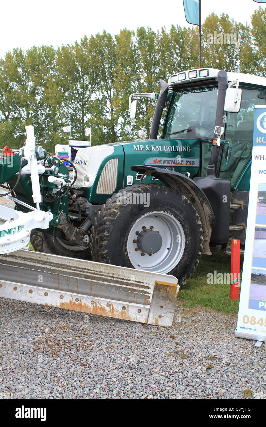 Grading blade hi-res stock photography and images - Alamy