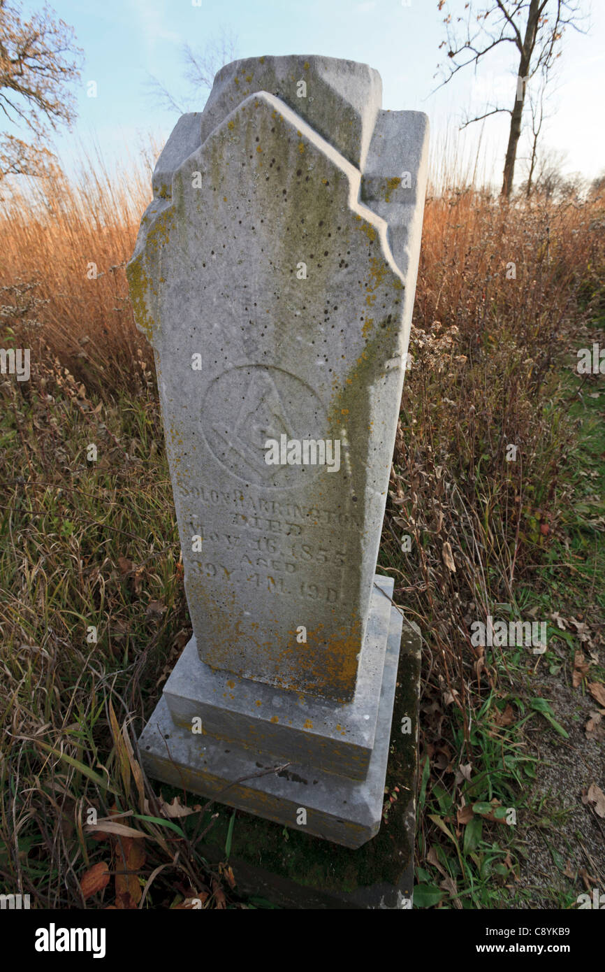 Abandoned gravestone in nature preserve Stock Photo - Alamy