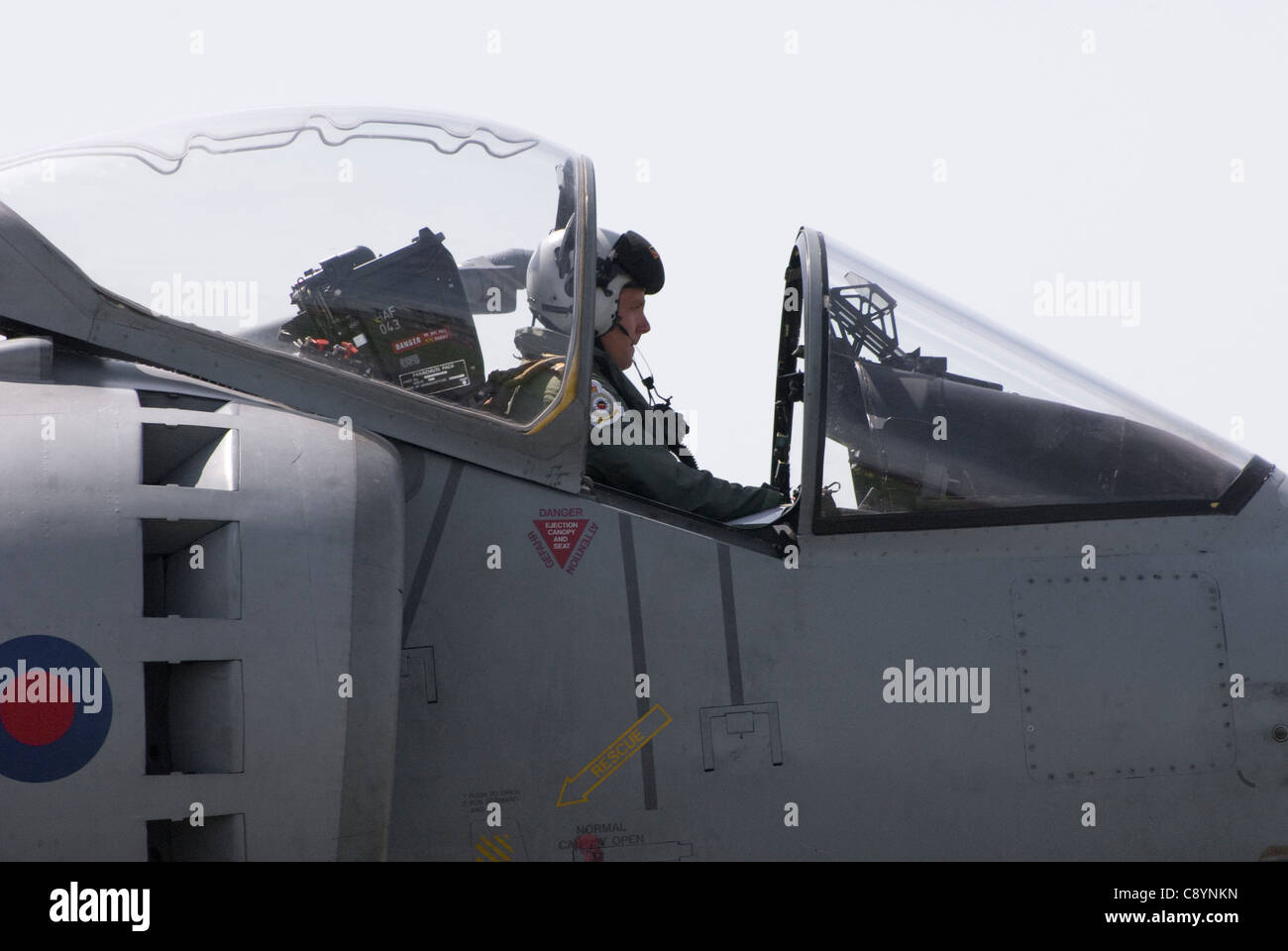 Harrier jump jet hi-res stock photography and images - Alamy