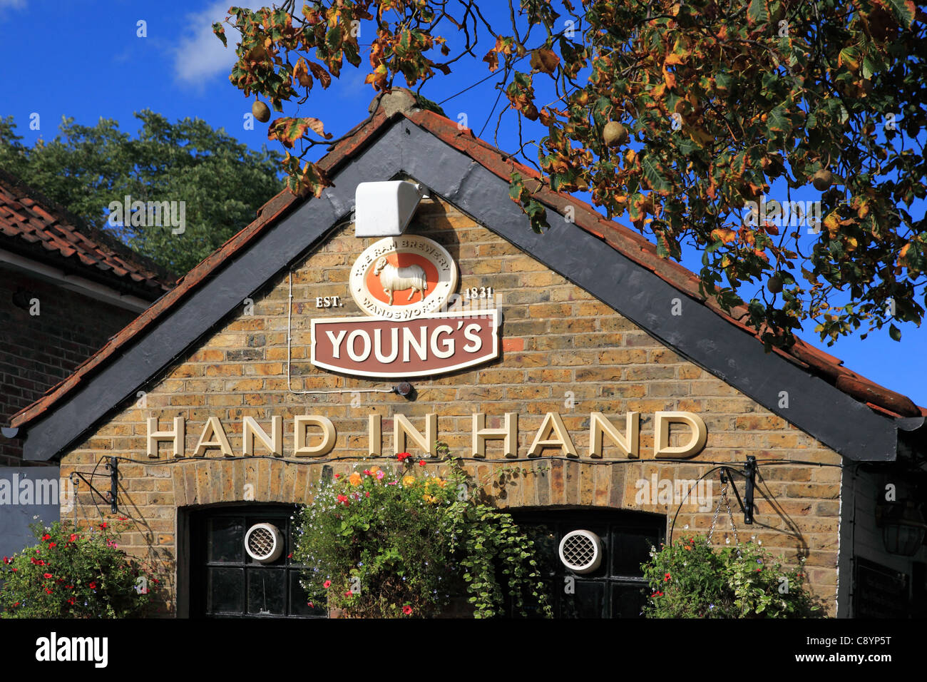 Hand In Hand Pub Wimbledon High Resolution Stock Photography and Images ...