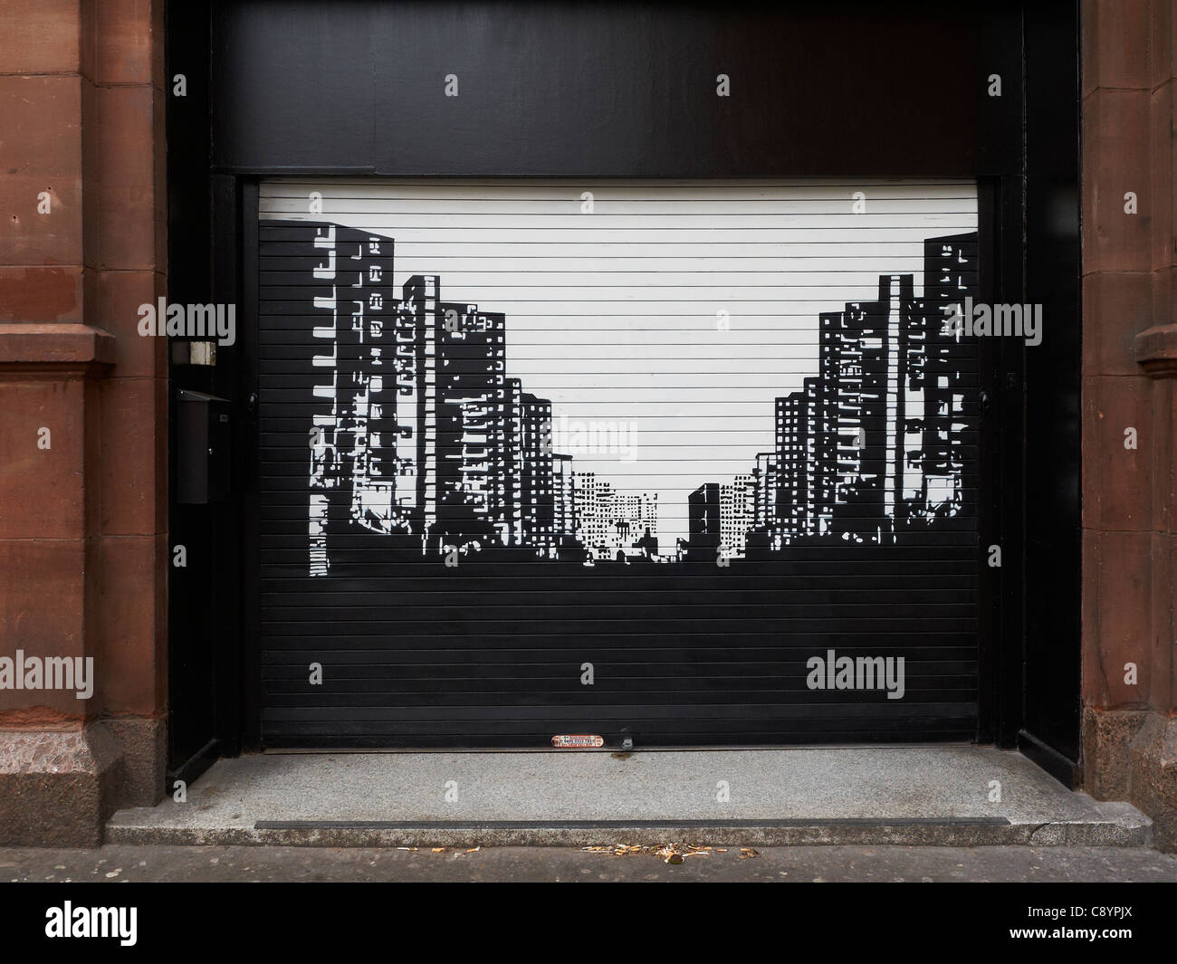Graffiti or shutter Stock Photo - Alamy