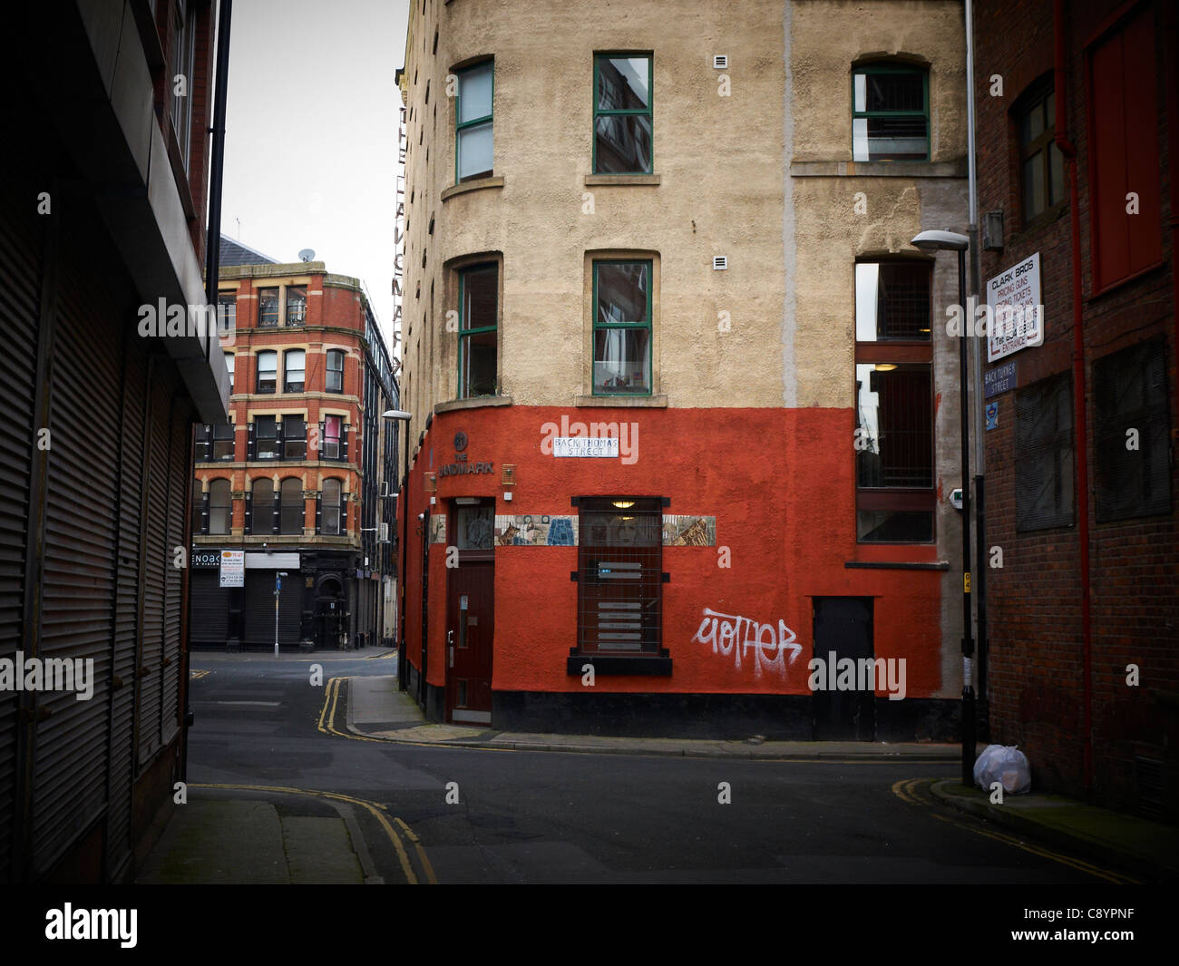 Manchester back alley hi-res stock photography and images - Alamy