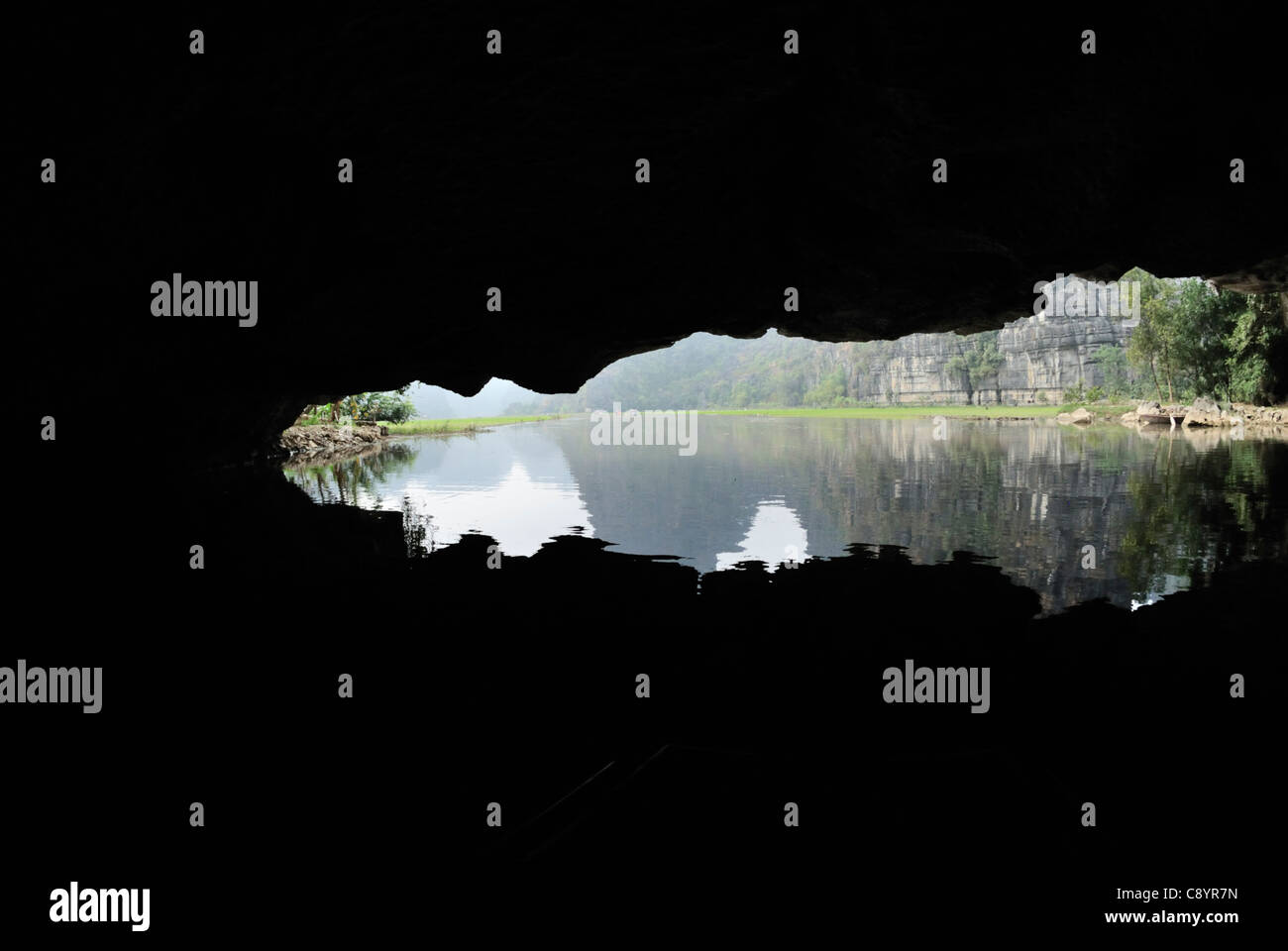Vietnam cave overhang hi-res stock photography and images - Alamy
