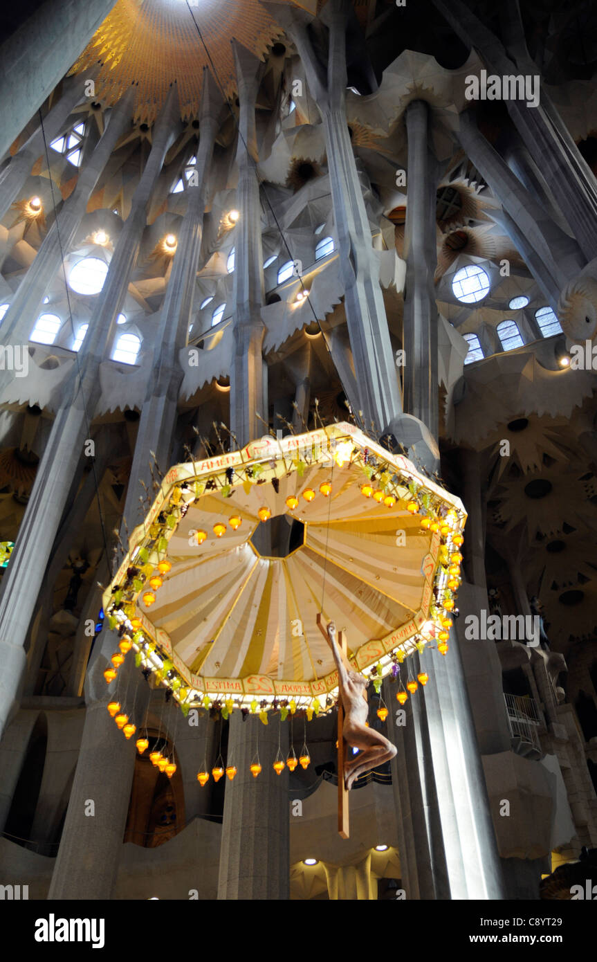 Altar canopy and cross in apse of the Basílica y Templo Expiatorio de ...