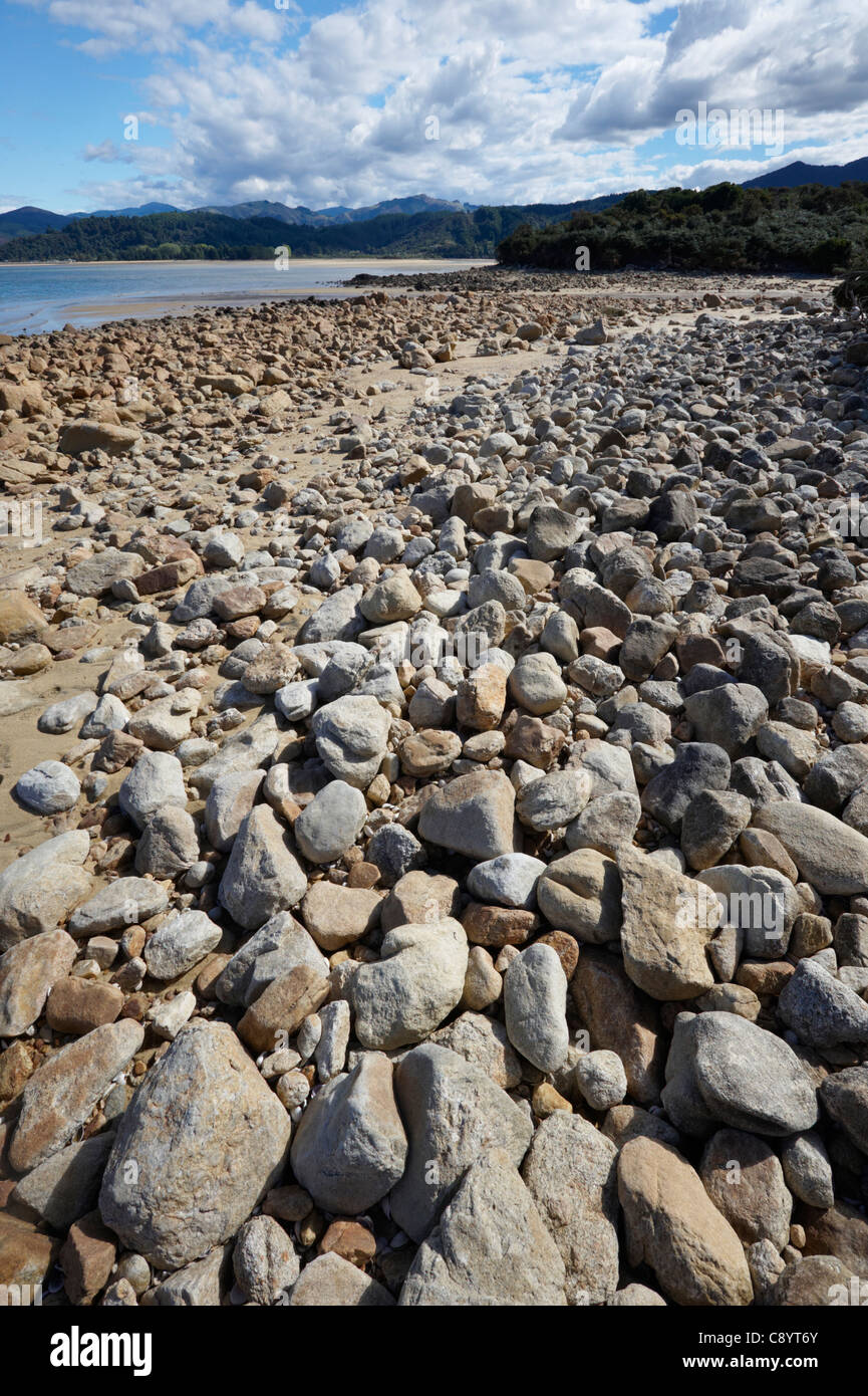 Pebbles on beach new zealand hi-res stock photography and images - Alamy