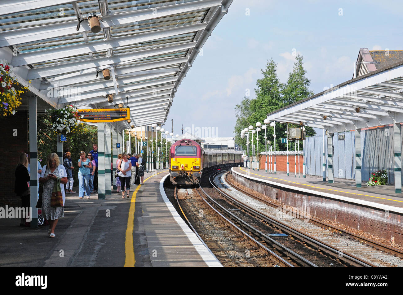Chichester rail station hi-res stock photography and images - Alamy