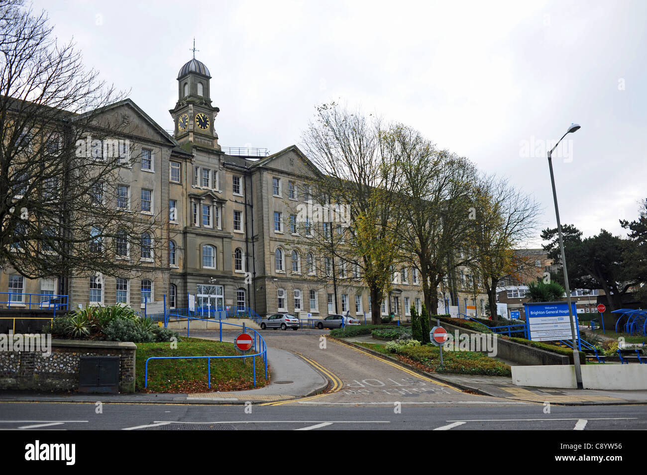 University hospitals sussex nhs trust hi-res stock photography and ...