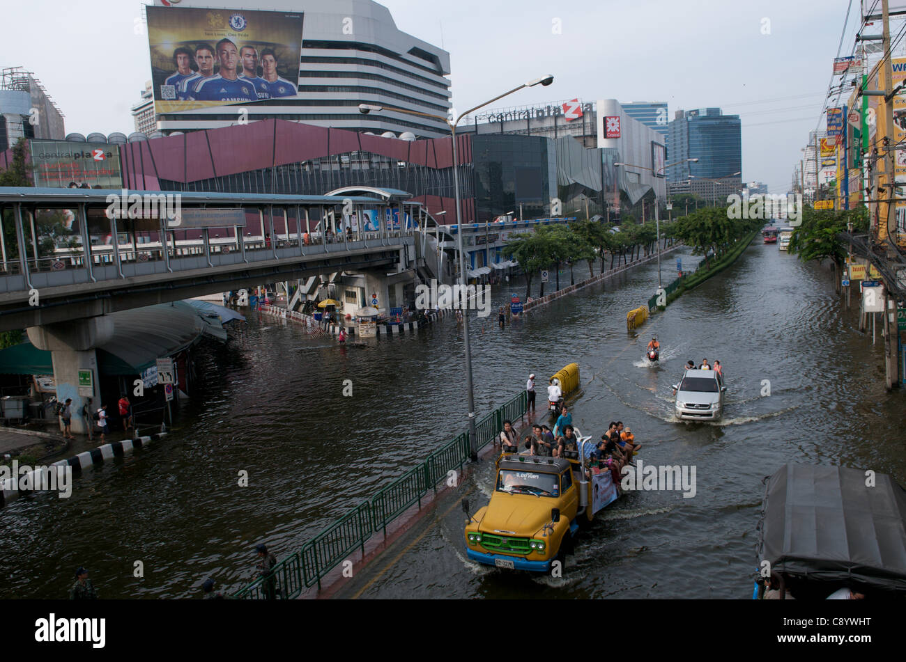 Football advertisement bangkok city hi-res stock photography and images ...