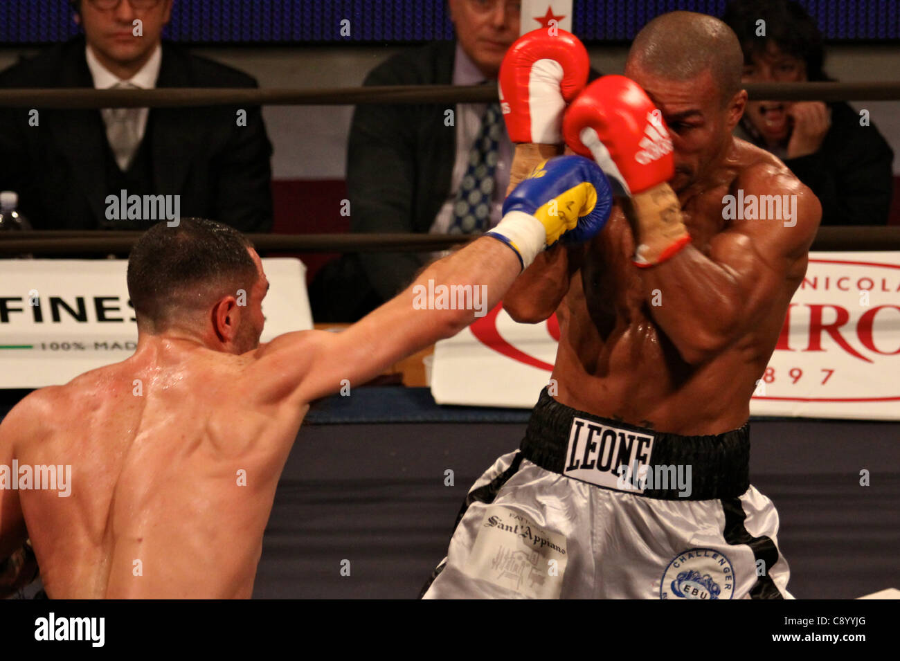 FLORENCE (IT), 04/Nov/2011: Bundu VS Petrucci, Welter Weight Boxing ...