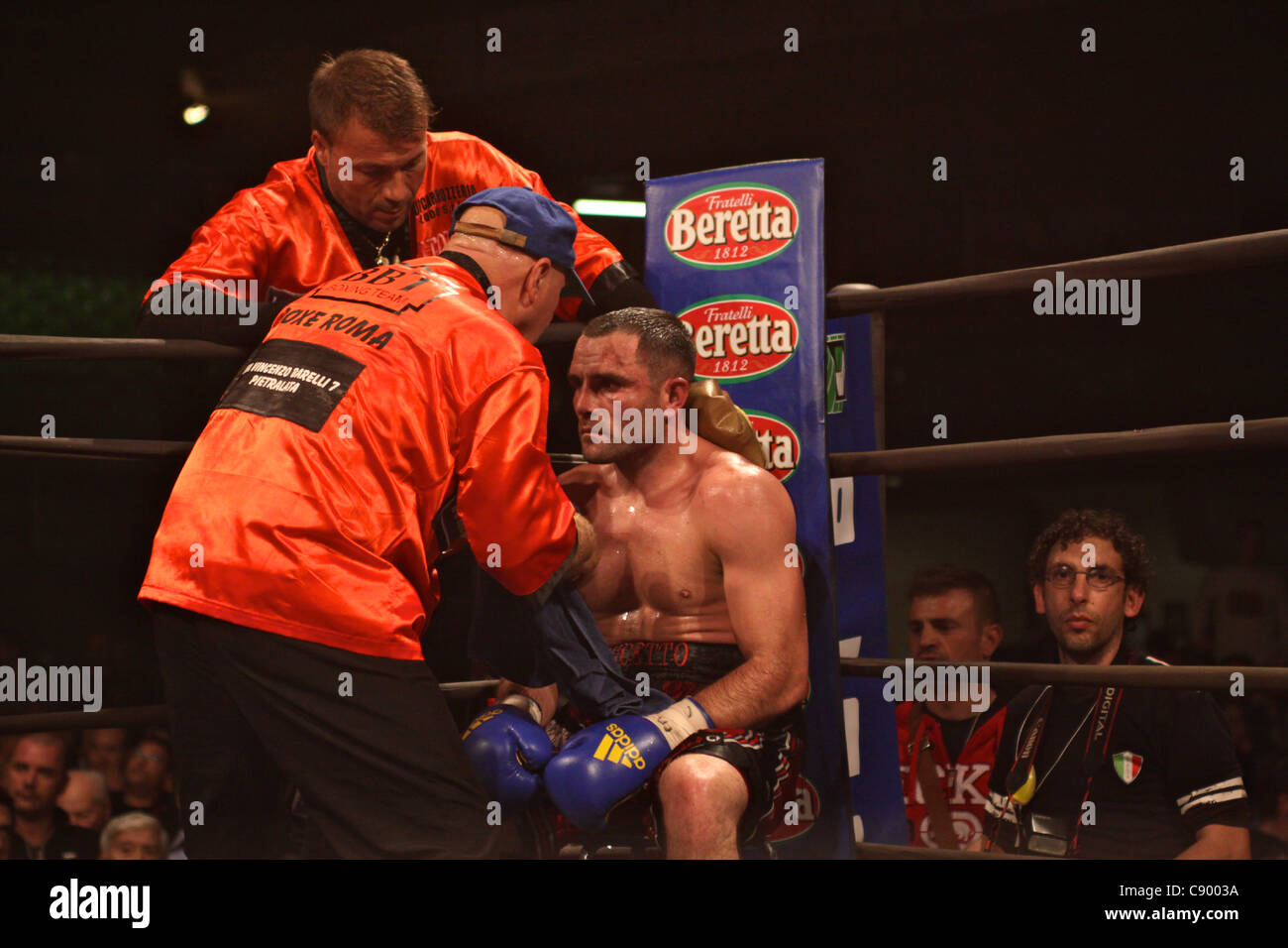 Boxing corner hi-res stock photography and images - Alamy
