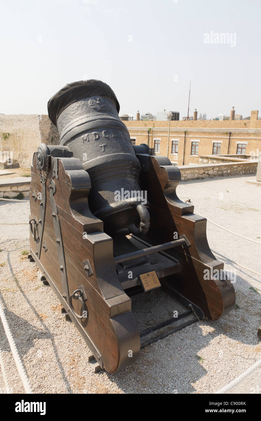 Mortar castle hi-res stock photography and images - Alamy