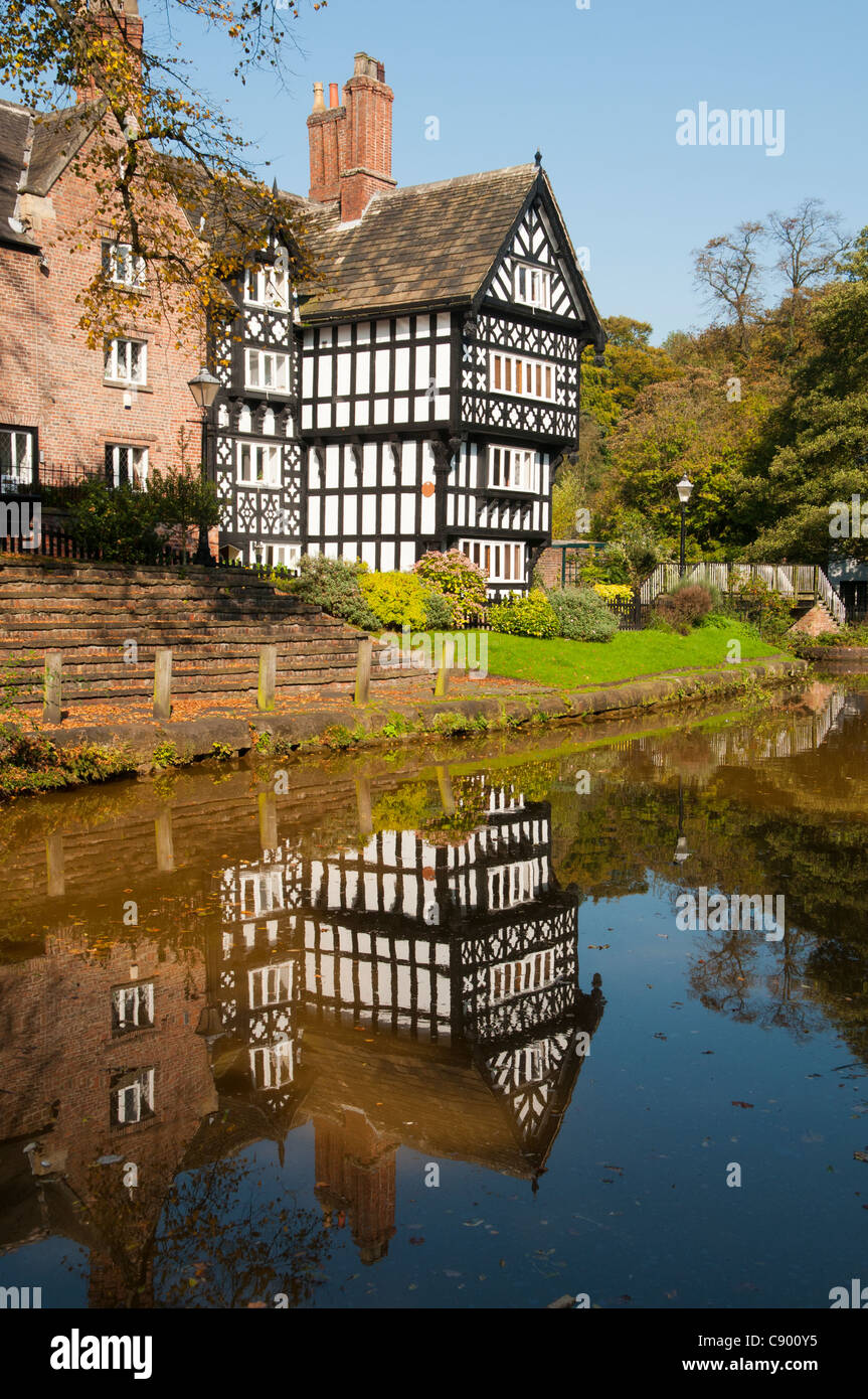 The packet house worsley, salford hi-res stock photography and images ...
