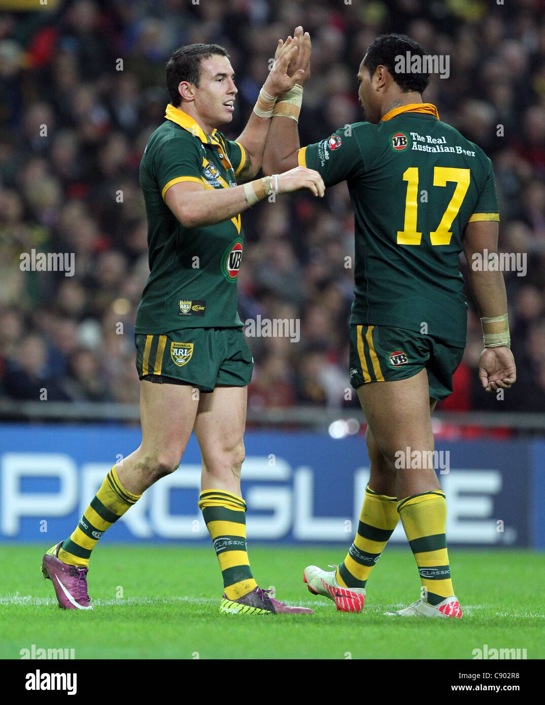 5.11.2011 Wembley England. Darius Boyd (St George Illawarra) Keith ...