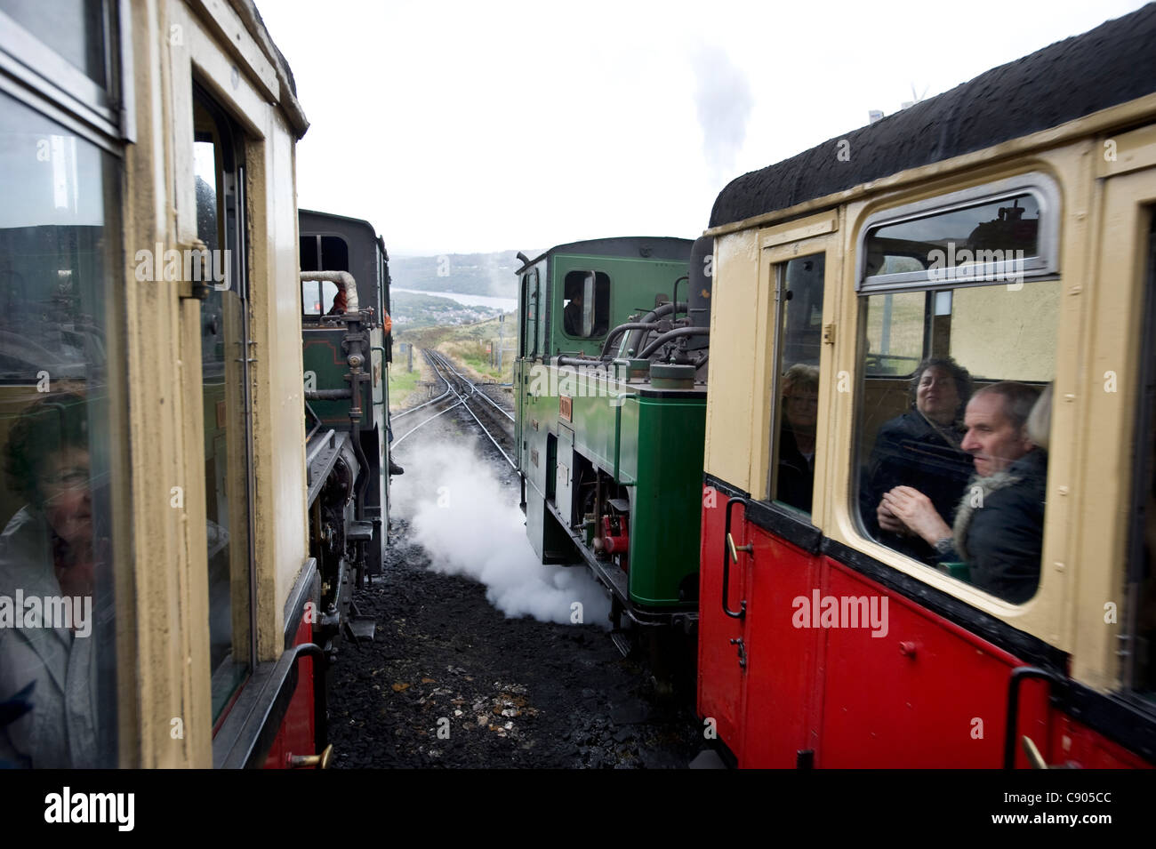 Steam engine halfway station mount snowdon north wales hi-res stock ...